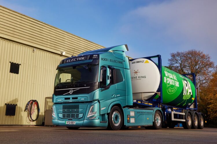 First 6x2 Electric Prime Movers - Prime Mover Magazine