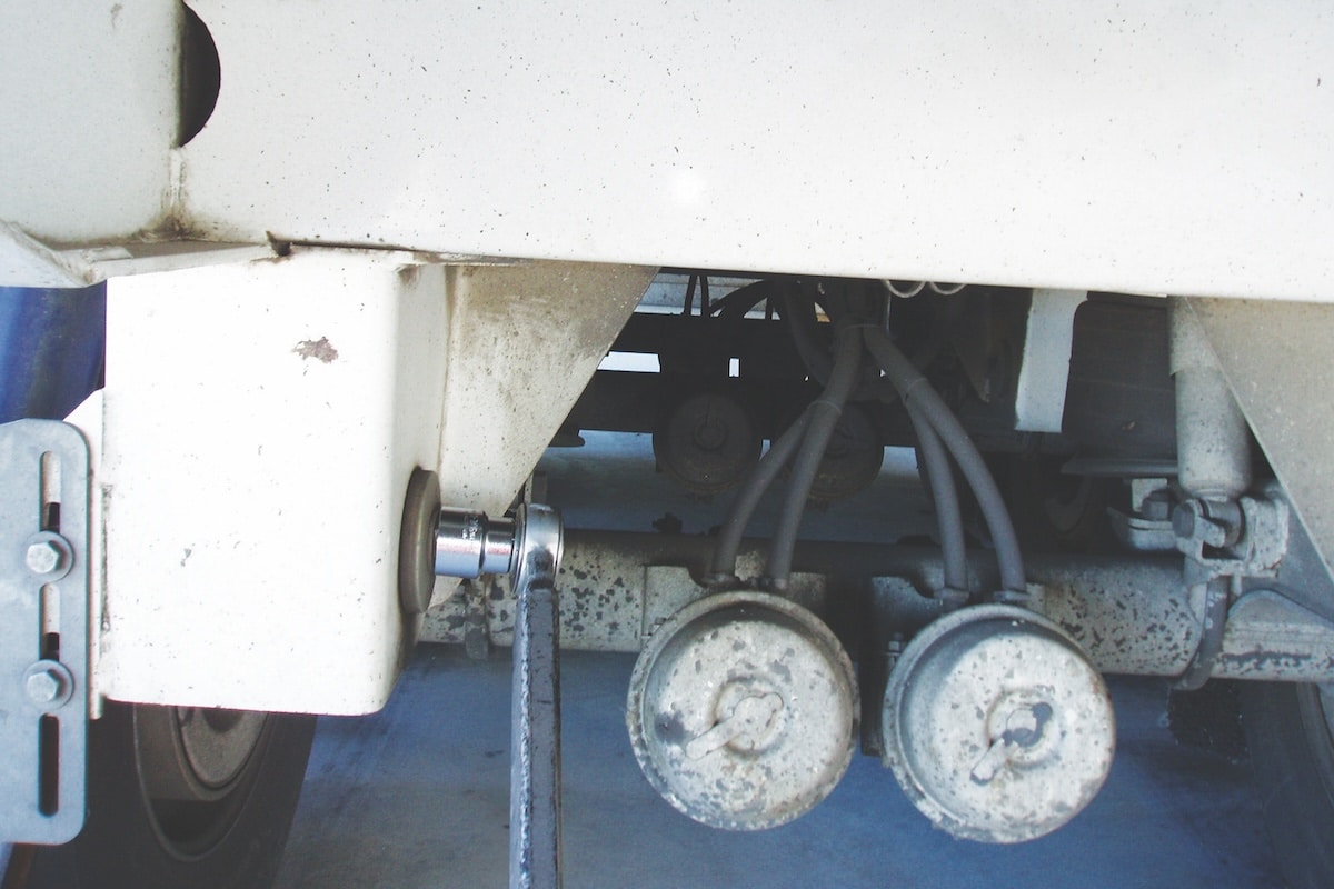 Fasteners - over torque or never torque - Prime Mover Magazine