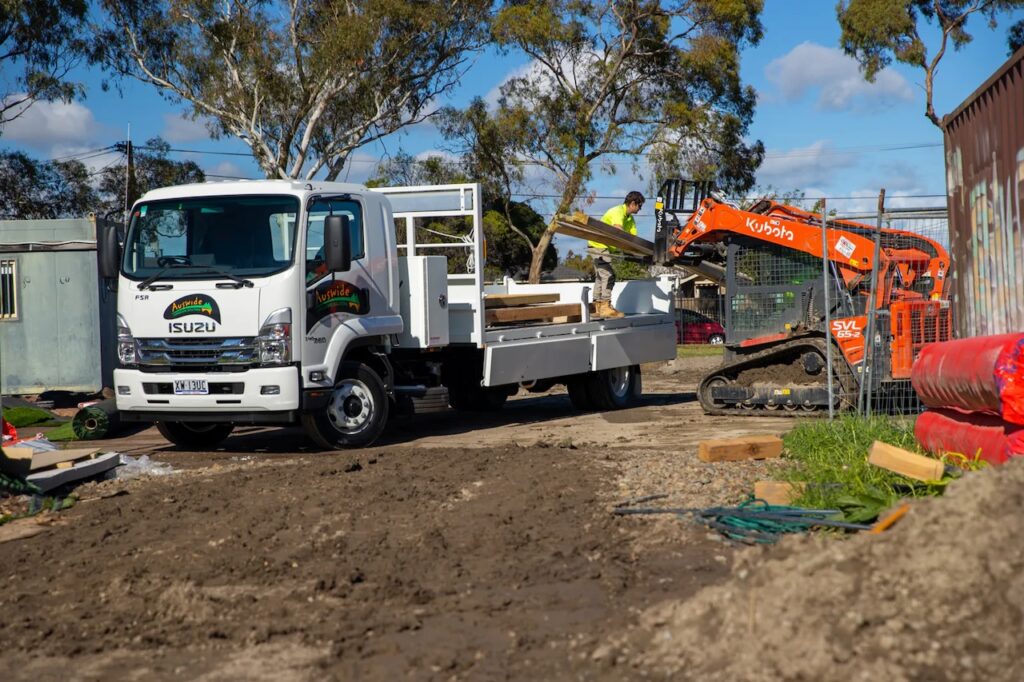 Auswide Landscape Solutions adds built-for-purpose Isuzus - Prime Mover ...