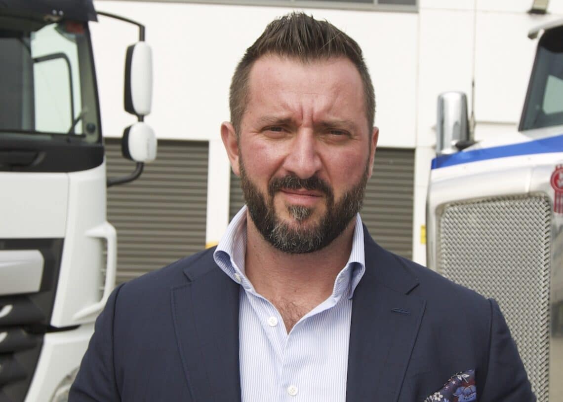 McMahon Burnett lands three 120-tonne-rated Kenworth prime movers ...